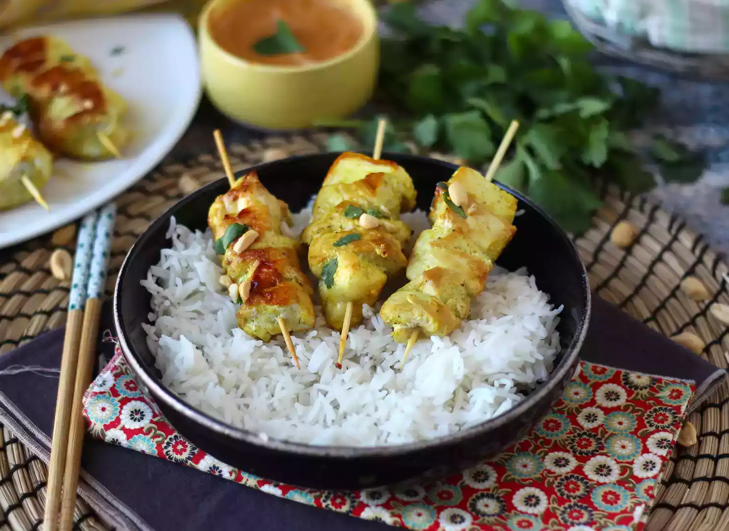 Kyllingekebab med sataysauce - opskrift fra asien!
