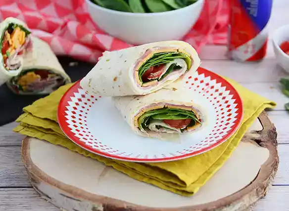 Opskrift på spinatwraps med skinke og cheddar